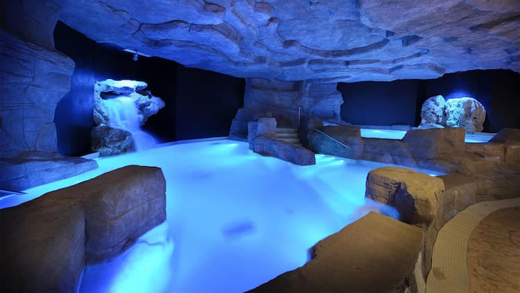 Thermal Area with Swimming pools, Grottoes and Wellness Programmes